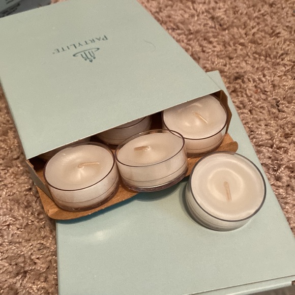 PartyLite | Other | 2 Partylite Tealights New Leaf And Aloe Scent ...